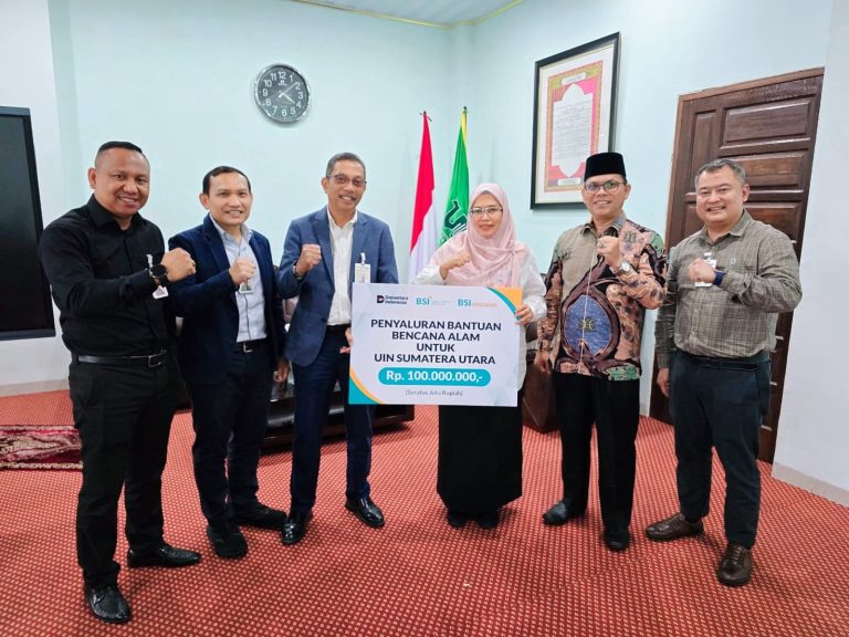 Peduli Korban Banjir, BSI Gandeng UINSU Medan Salurkan 310 Paket ...